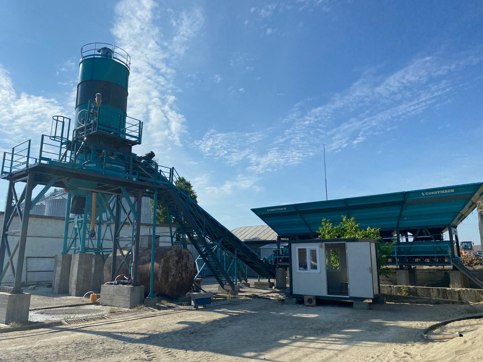 COMPACT CONCRETE BATCHING PLANTS - Armcon